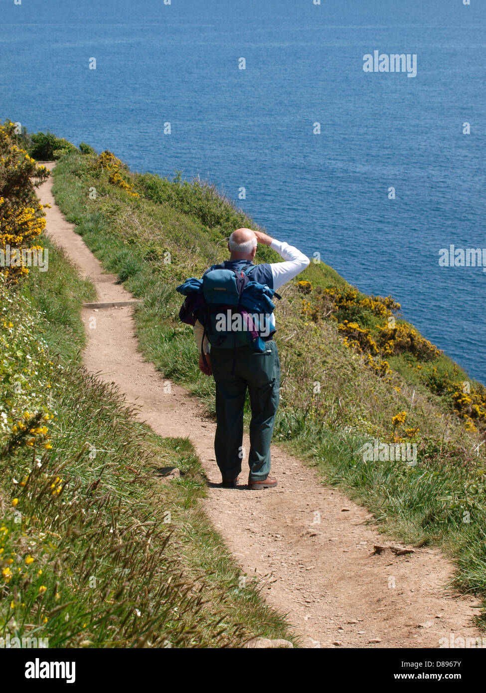 Old man walking hi-res stock photography and images - Alamy