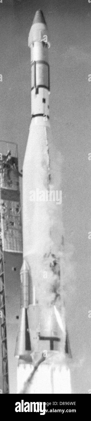 Atlas Agena B with SAMOS 6 (Mar. 7, 1962 Stock Photo - Alamy