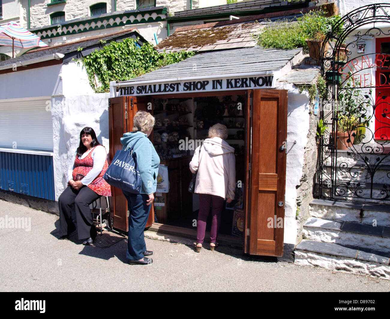 The smallest shop in Kernow (Cornwall), Polperro, UK 2013 Stock Photo ...