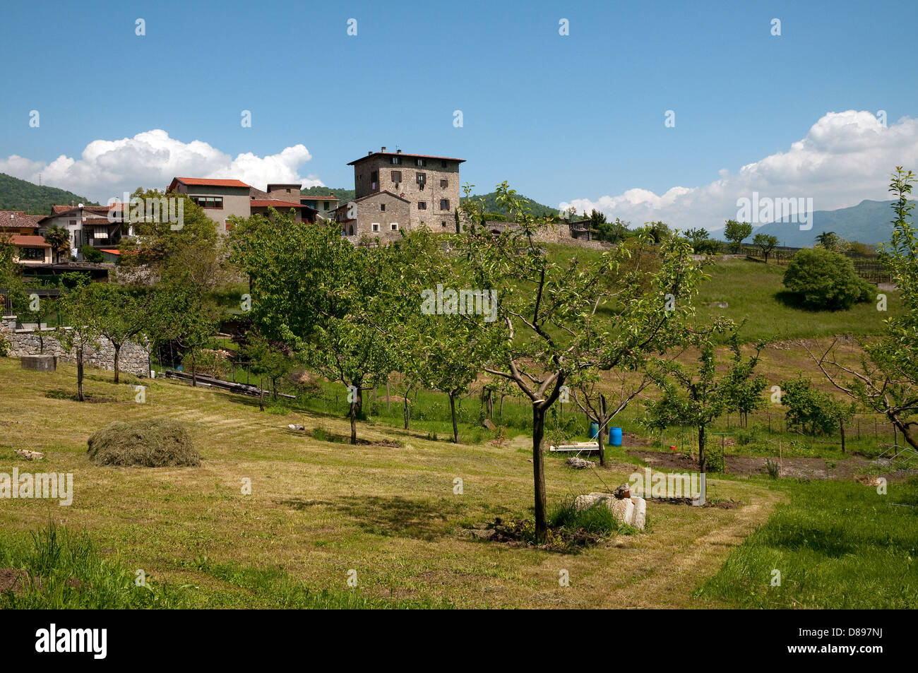 Solto collina hi-res stock photography and images - Alamy