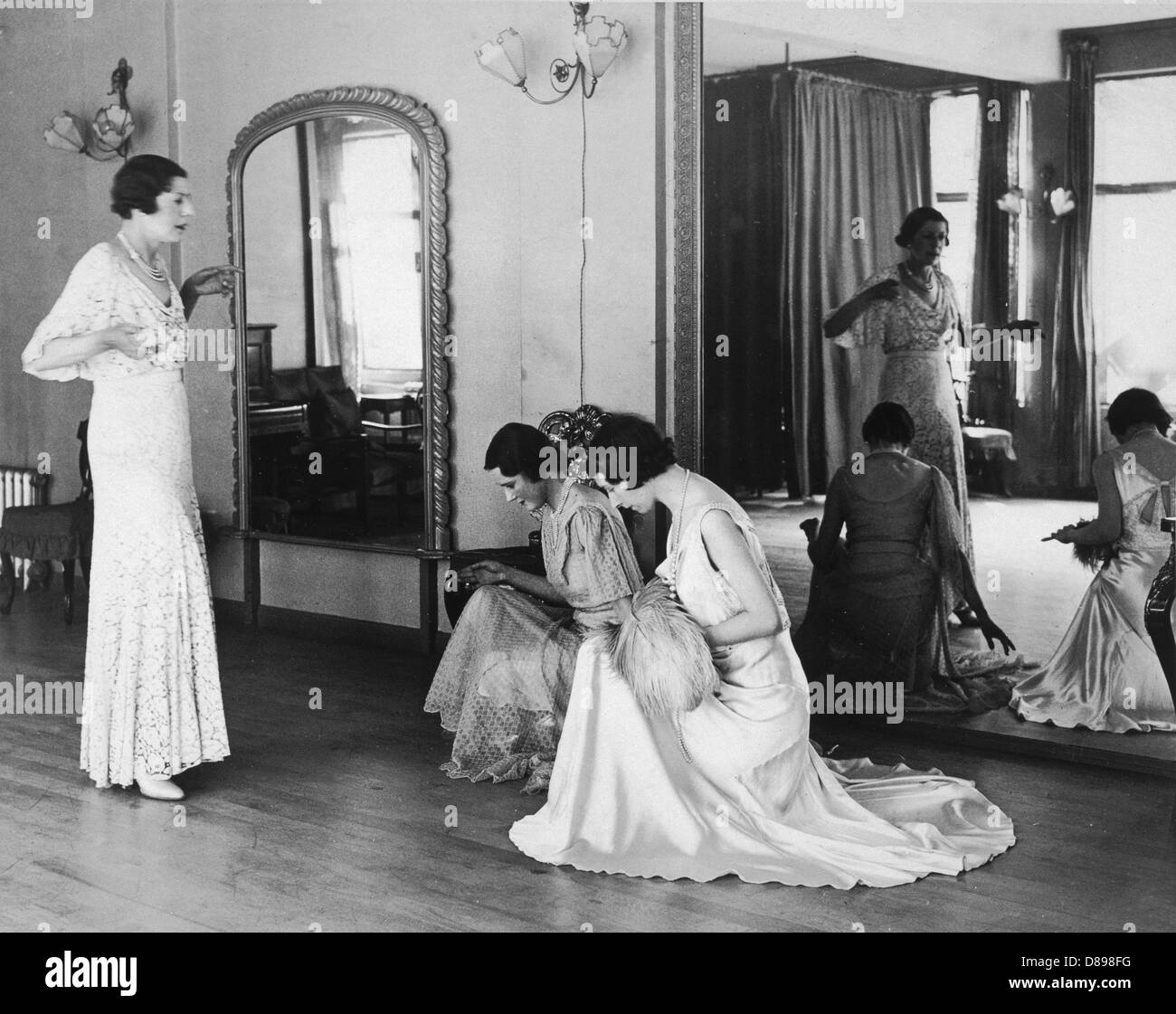 Debs Practice Curtsey Stock Photo - Alamy