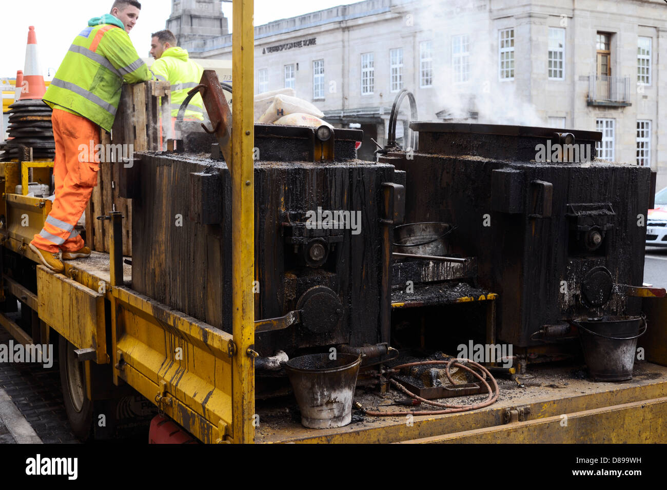 Tarmac lorry hi-res stock photography and images - Alamy