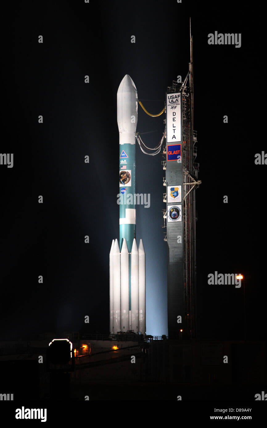 Delta ii heavy rocket hi-res stock photography and images - Alamy