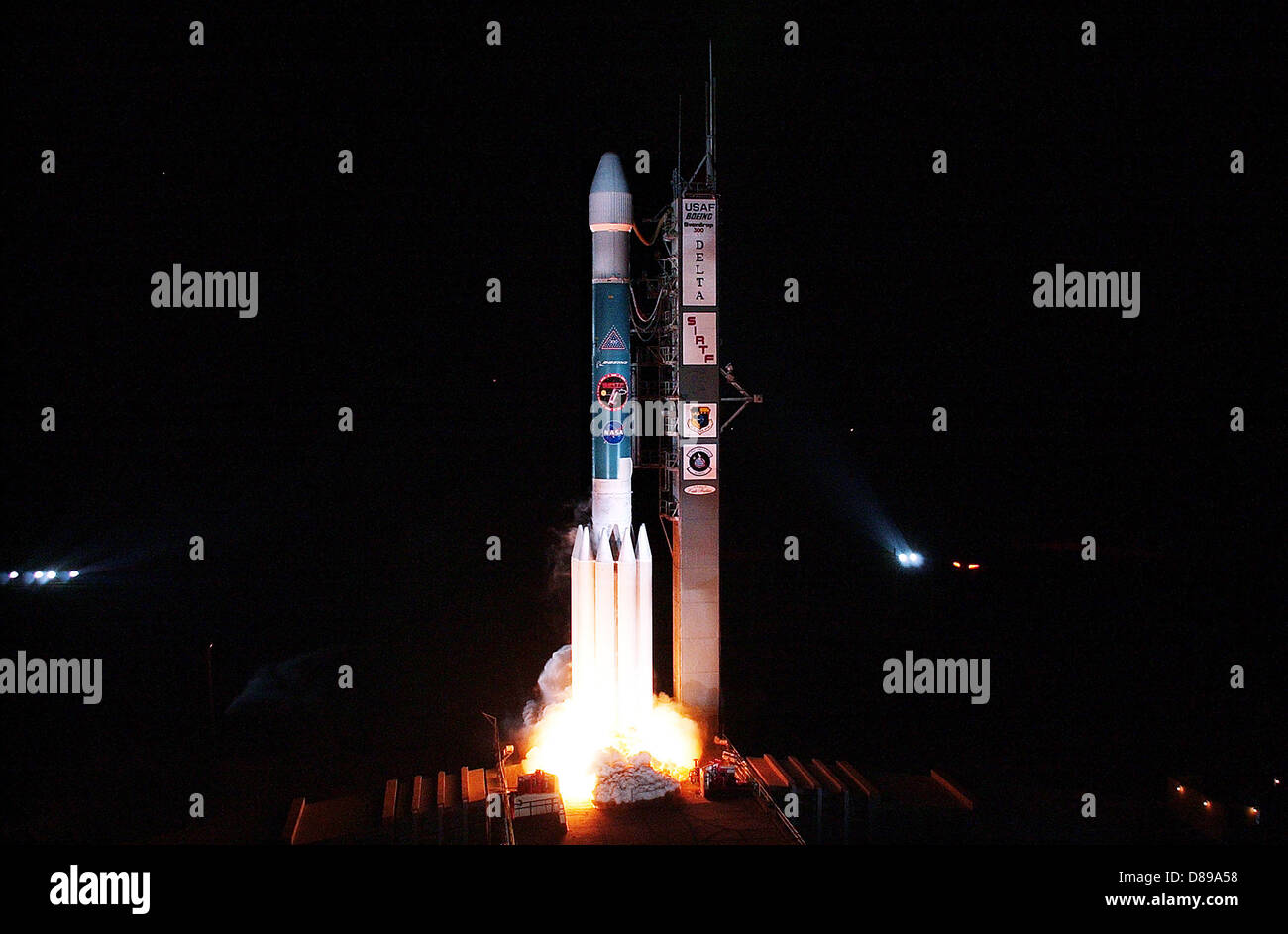 Delta II 7920H-9.5 ignition with SIRTF Stock Photo - Alamy