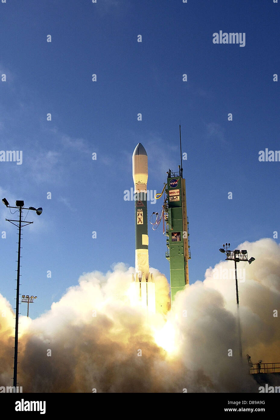 The Delta II 7920 rocket successfully launches the NROL-21 satellite ...