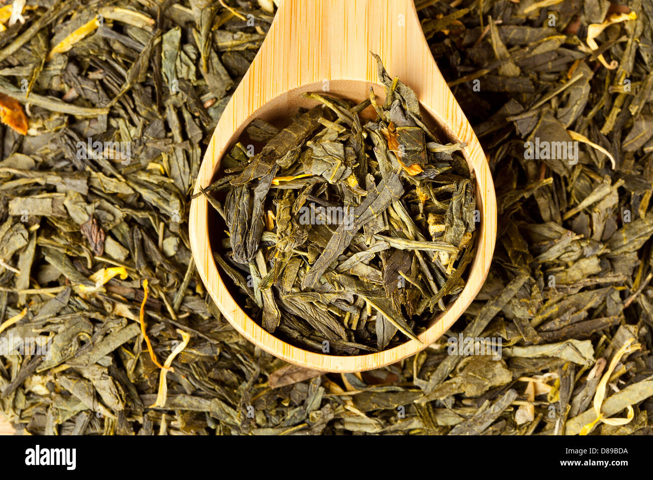 Organic Green Tea in a ceramic bowl Stock Photo - Alamy