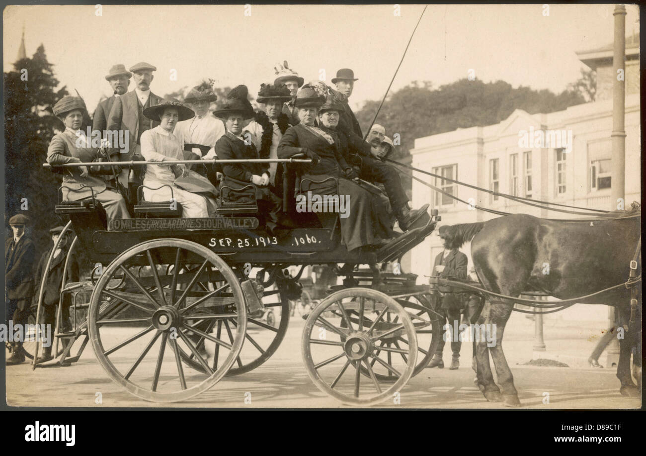 Excursion coach hi-res stock photography and images - Alamy