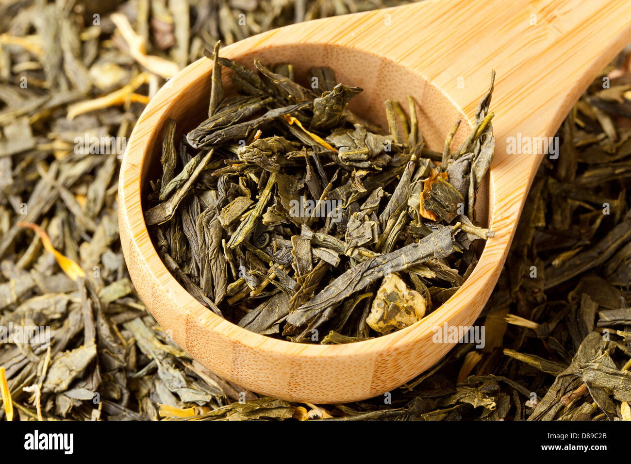 Organic Green Tea in a ceramic bowl Stock Photo - Alamy
