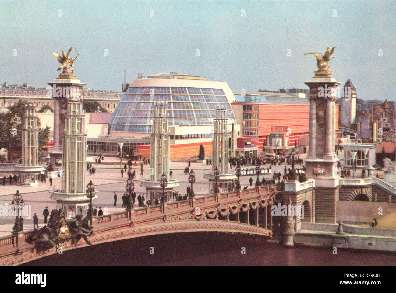 Exposition internationale paris 1937 hi-res stock photography and ...