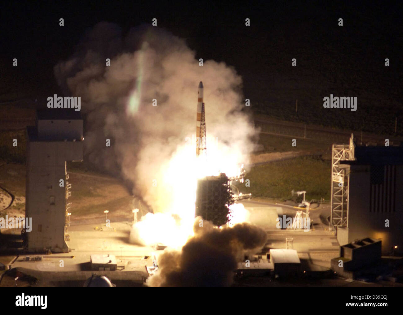 Delta iv medium launch hi-res stock photography and images - Alamy