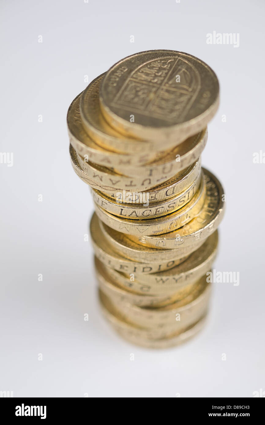 Pile of pound coins hi-res stock photography and images - Alamy