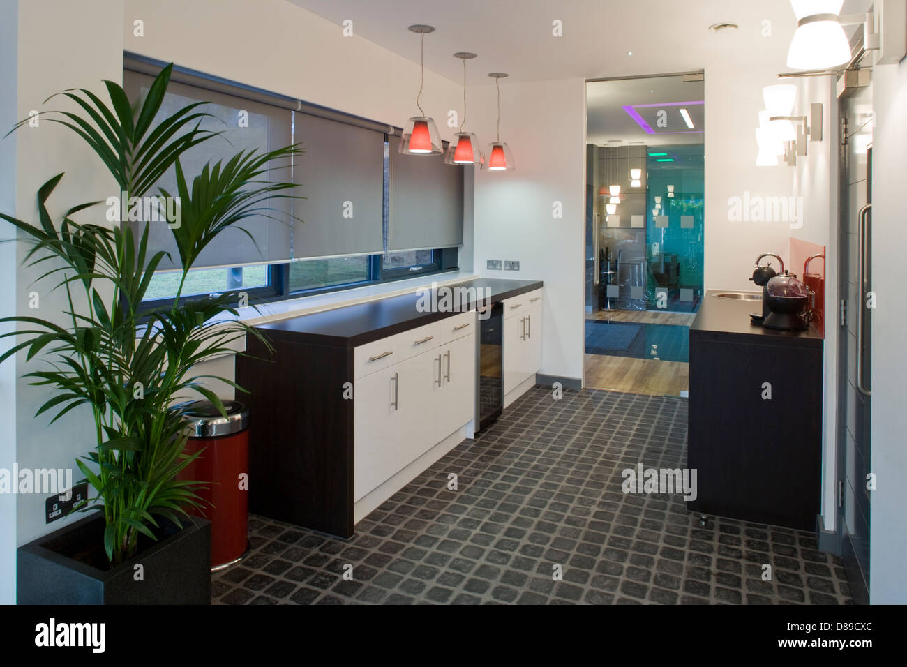 office interior kitchen staff room Stock Photo - Alamy