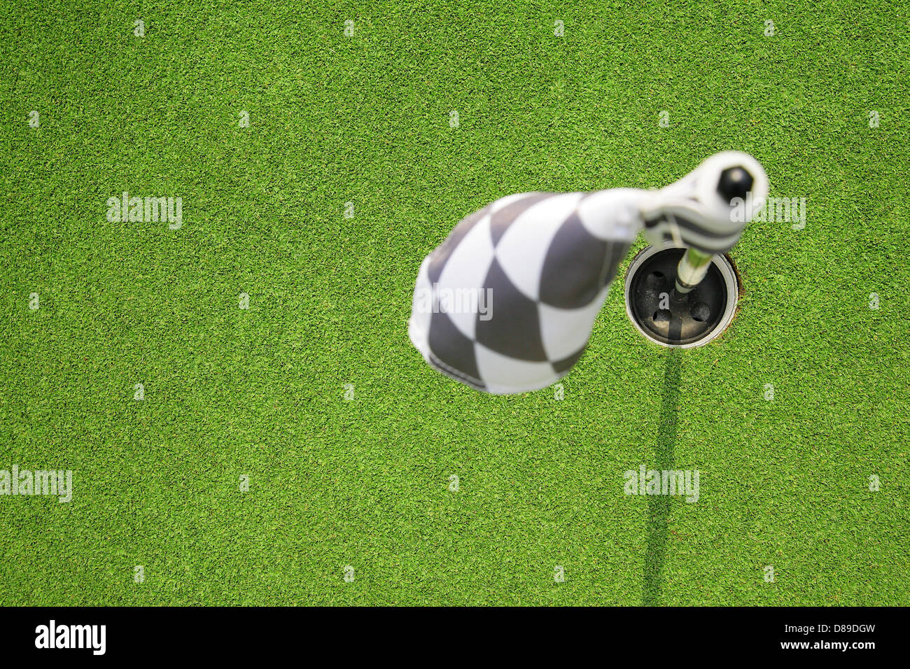 Golf hole flag hi-res stock photography and images - Alamy