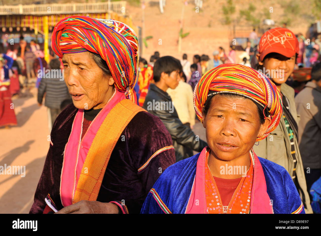 Palaung people hi-res stock photography and images - Alamy