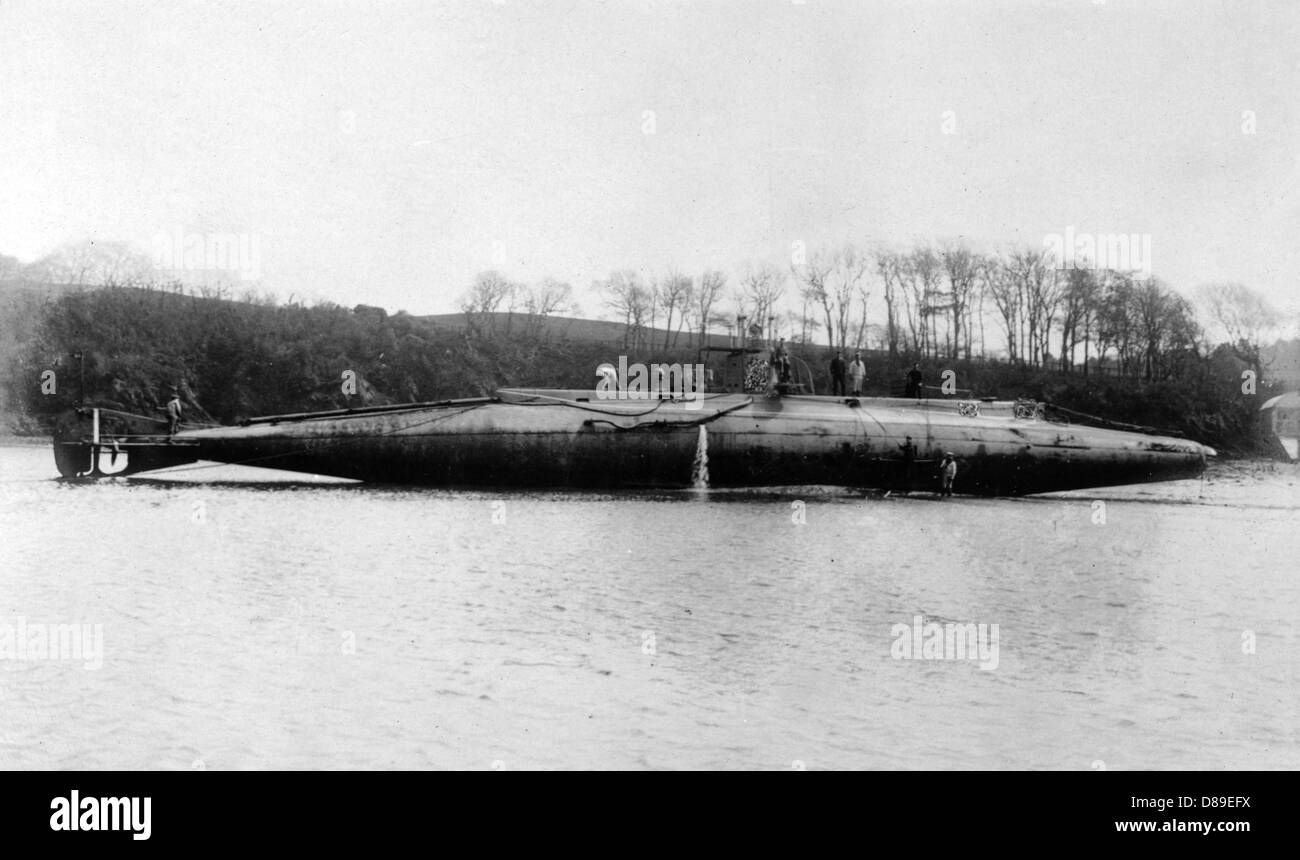 Beached submarine hi-res stock photography and images - Alamy