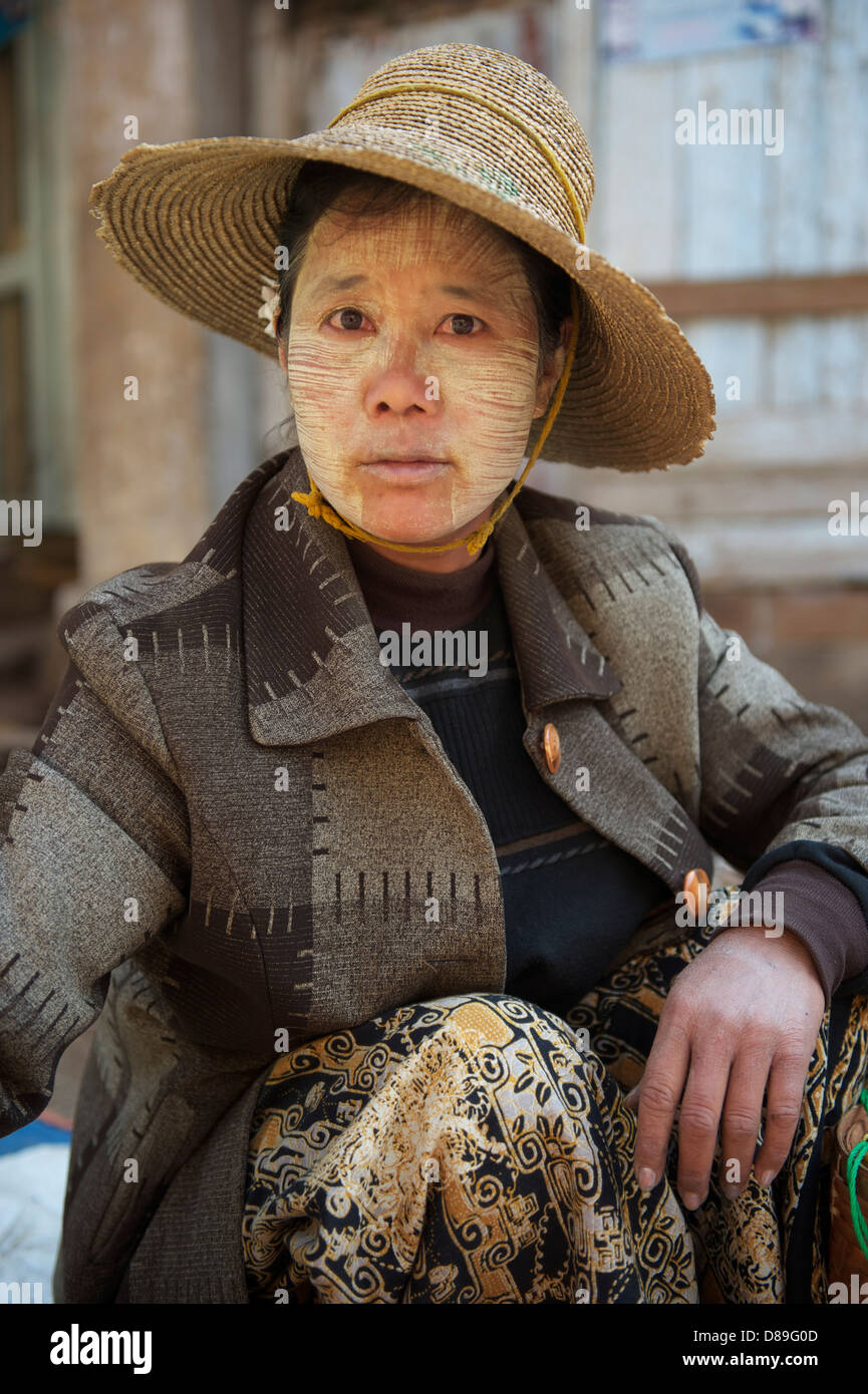 aungban market near Kalaw Stock Photo - Alamy
