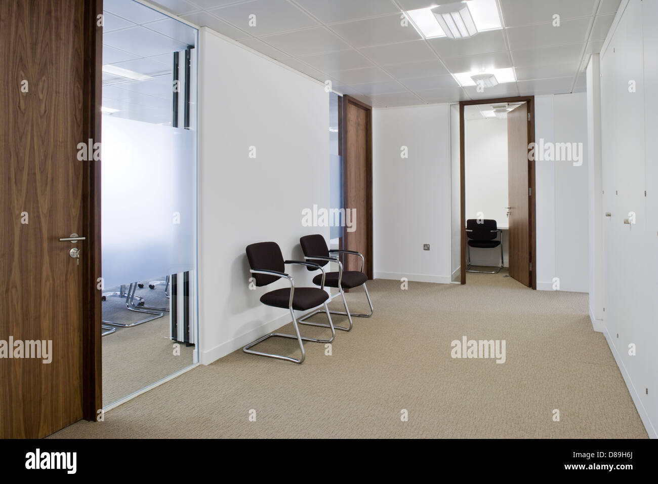 Uk office interior hi-res stock photography and images - Alamy