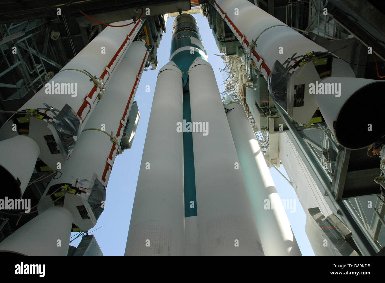 Thrust necessary hi-res stock photography and images - Alamy