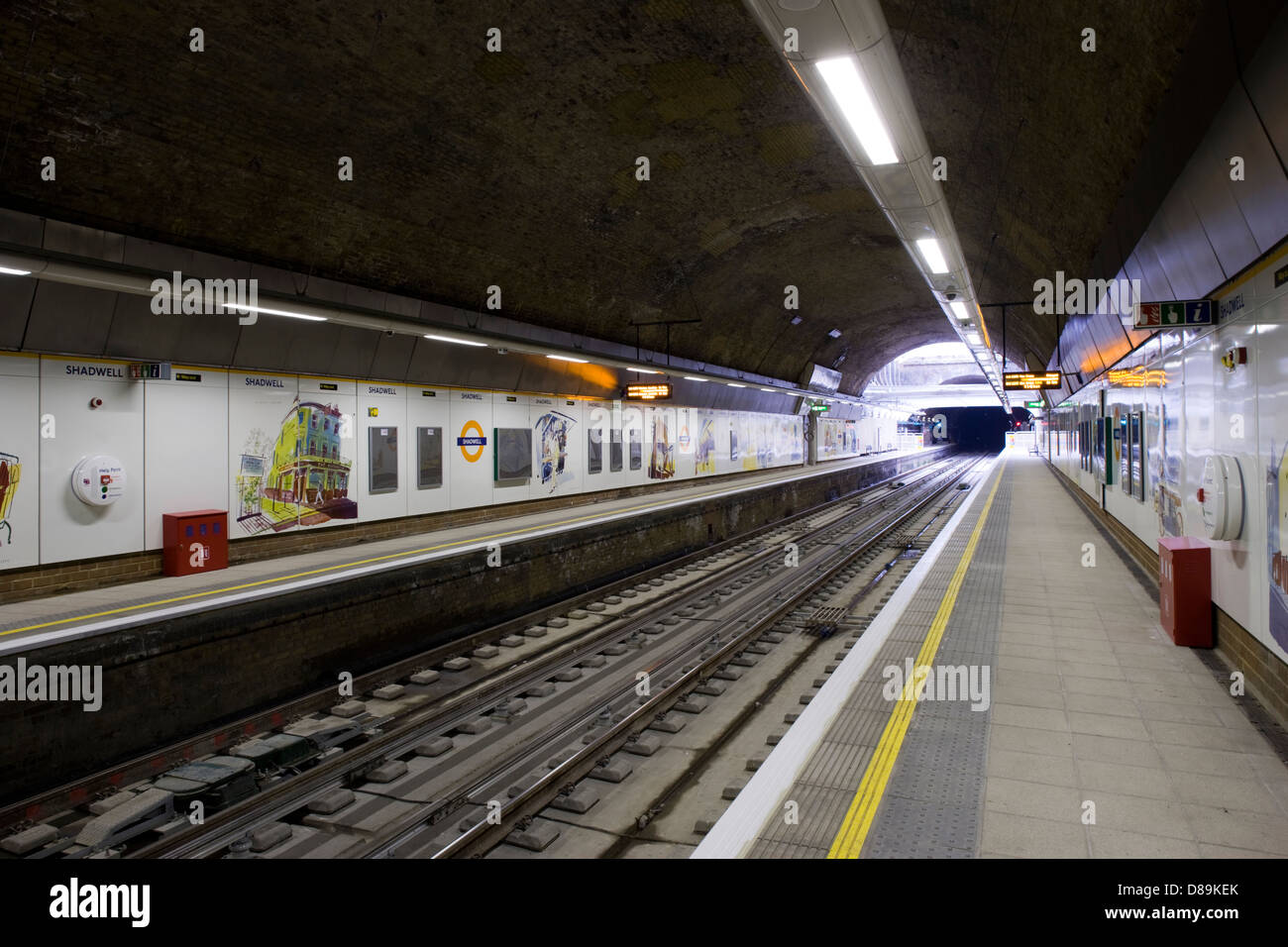 London Overground East London Railway Shadwell Station Stock Photo - Alamy