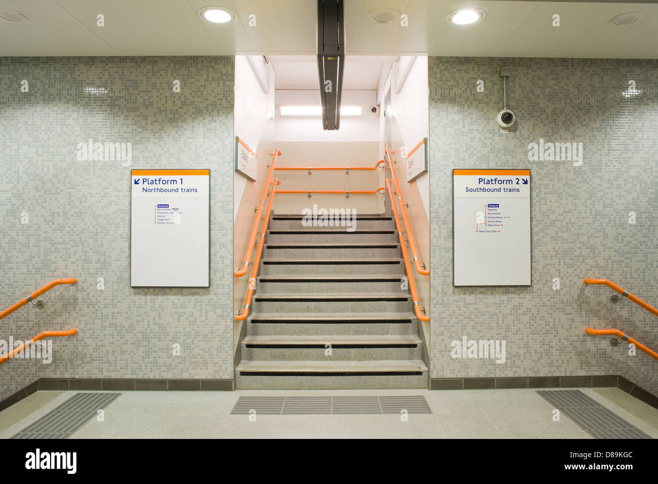 London Overground East London Railway Shadwell Station Stock Photo - Alamy