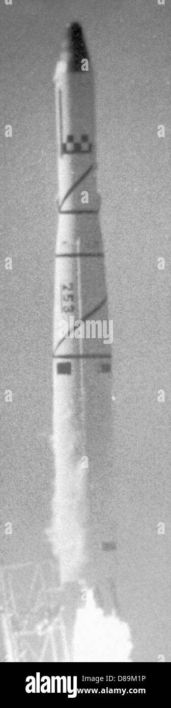 Thor Agena B with Discoverer 16, Oct 26 1960.JPG Stock Photo - Alamy