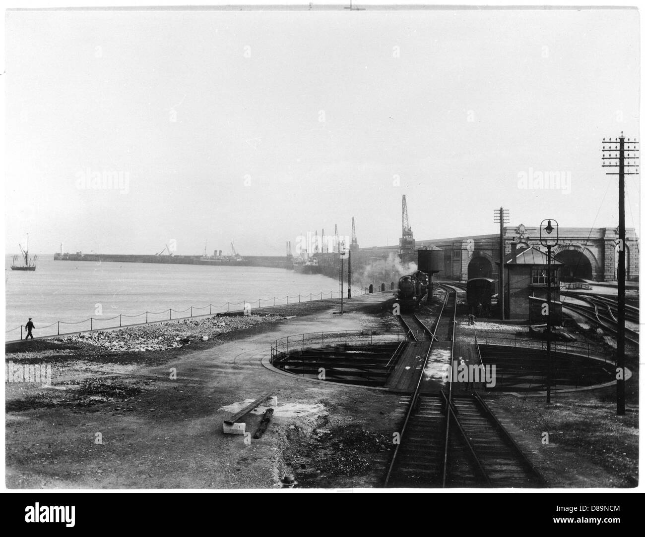 Dover seafront hi-res stock photography and images - Alamy