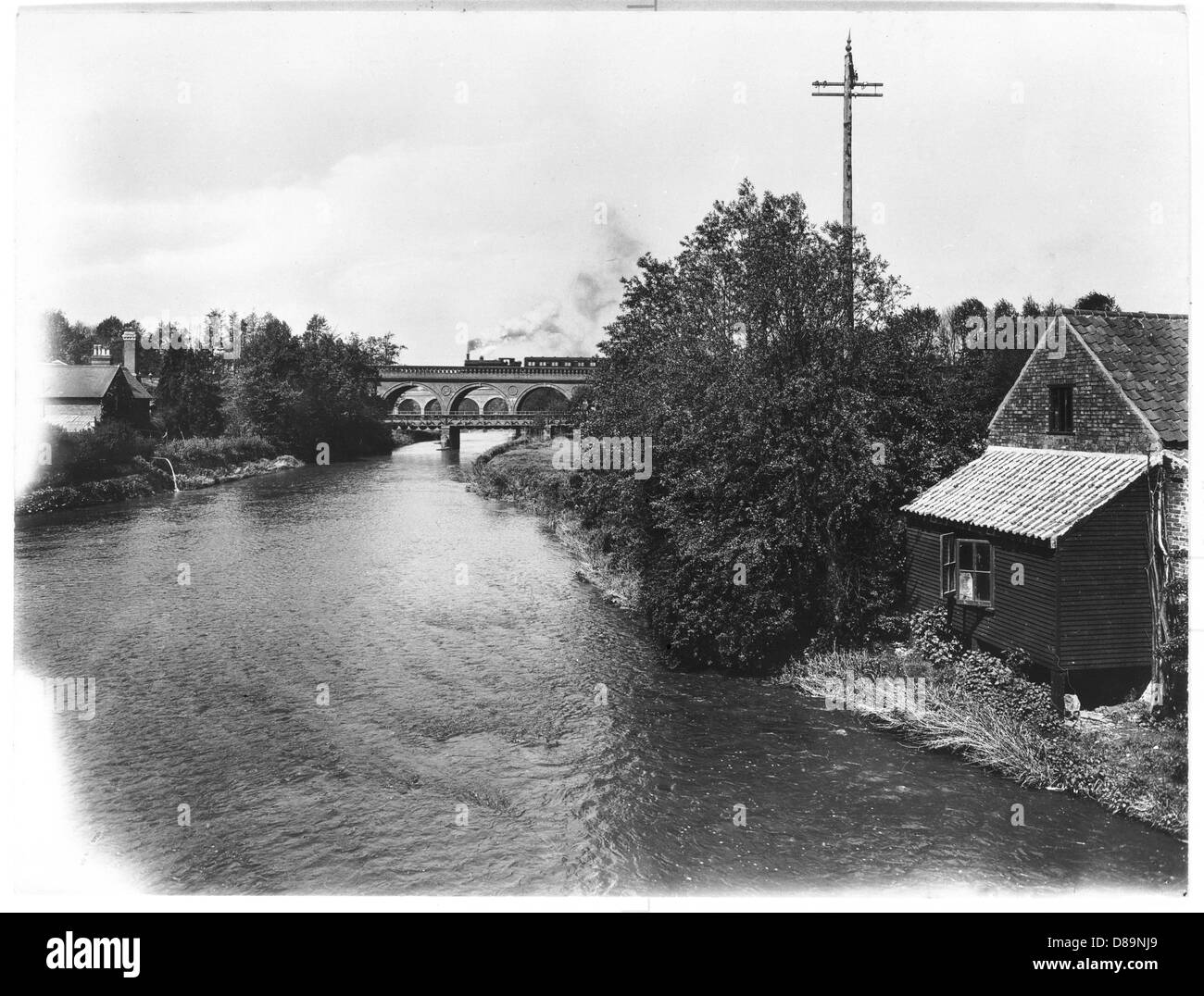 Leatherhead Bridge River Mole Surrey High Resolution Stock Photography ...