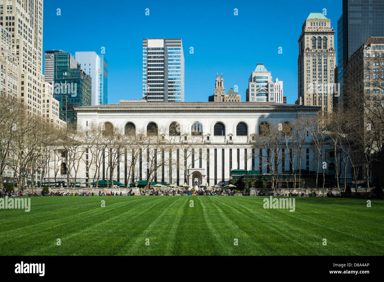 Expanse of Bryant Park lawn, New York City Library, Manhattan Stock ...