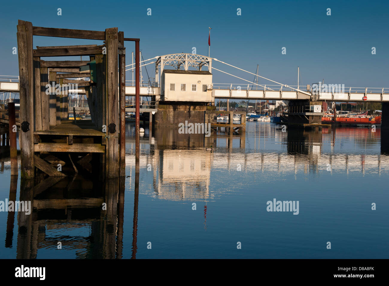 Riverside railway line hi-res stock photography and images - Alamy