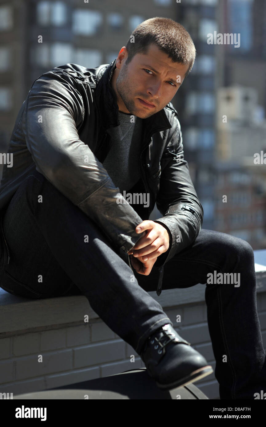 Male actor head shot showing action movie character Stock Photo - Alamy