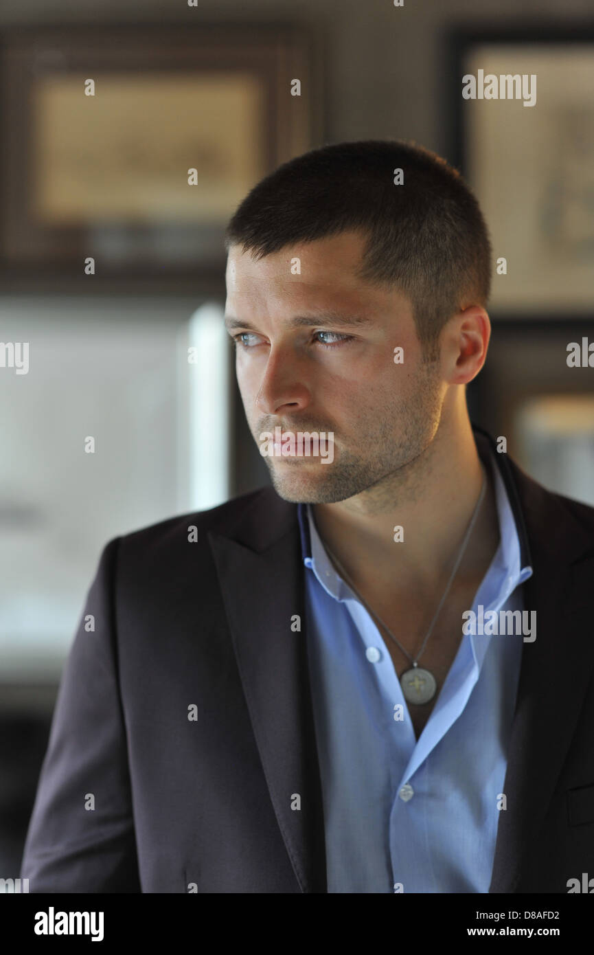 Action movie hi-res stock photography and images - Alamy