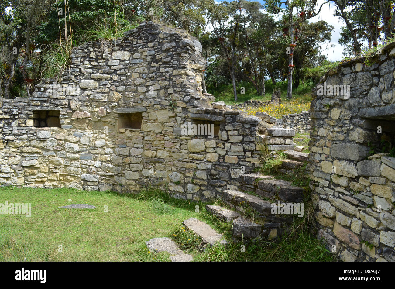 Stone walls at Kuelap fortress, Chachapoyas, Peru Stock Photo - Alamy