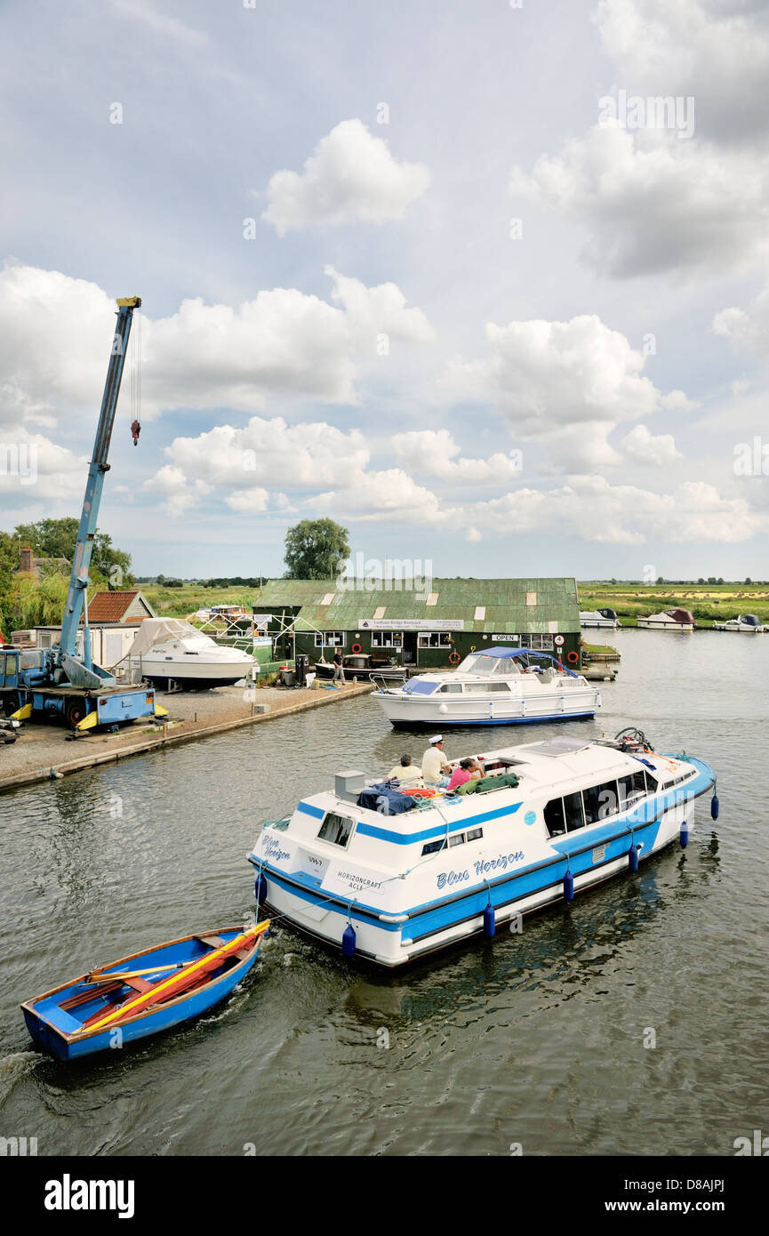 Norfolk broads boat landscape hi-res stock photography and images - Alamy