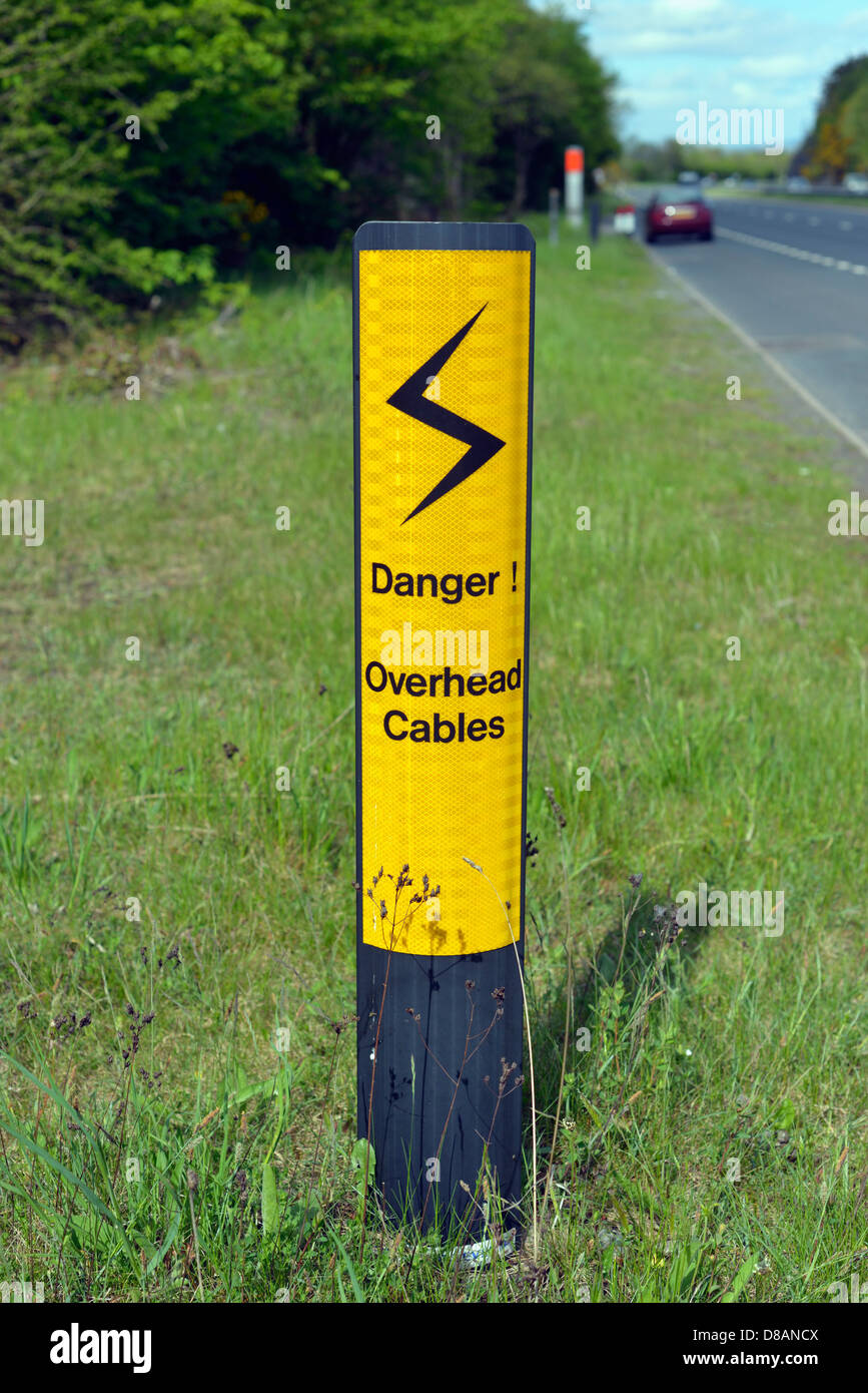 Overhead cables warning sign hi-res stock photography and images - Alamy