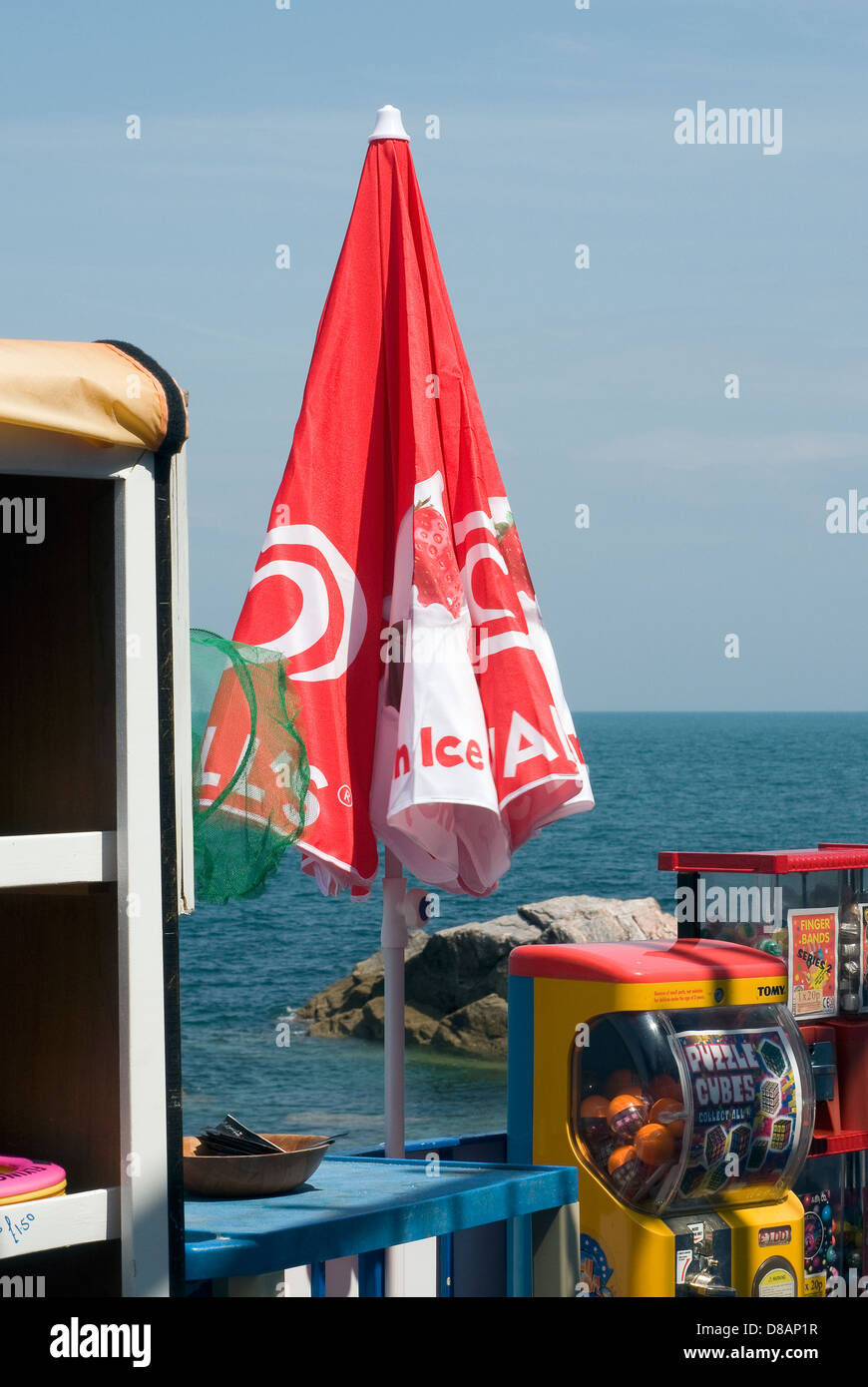 Red brolly hi-res stock photography and images - Alamy