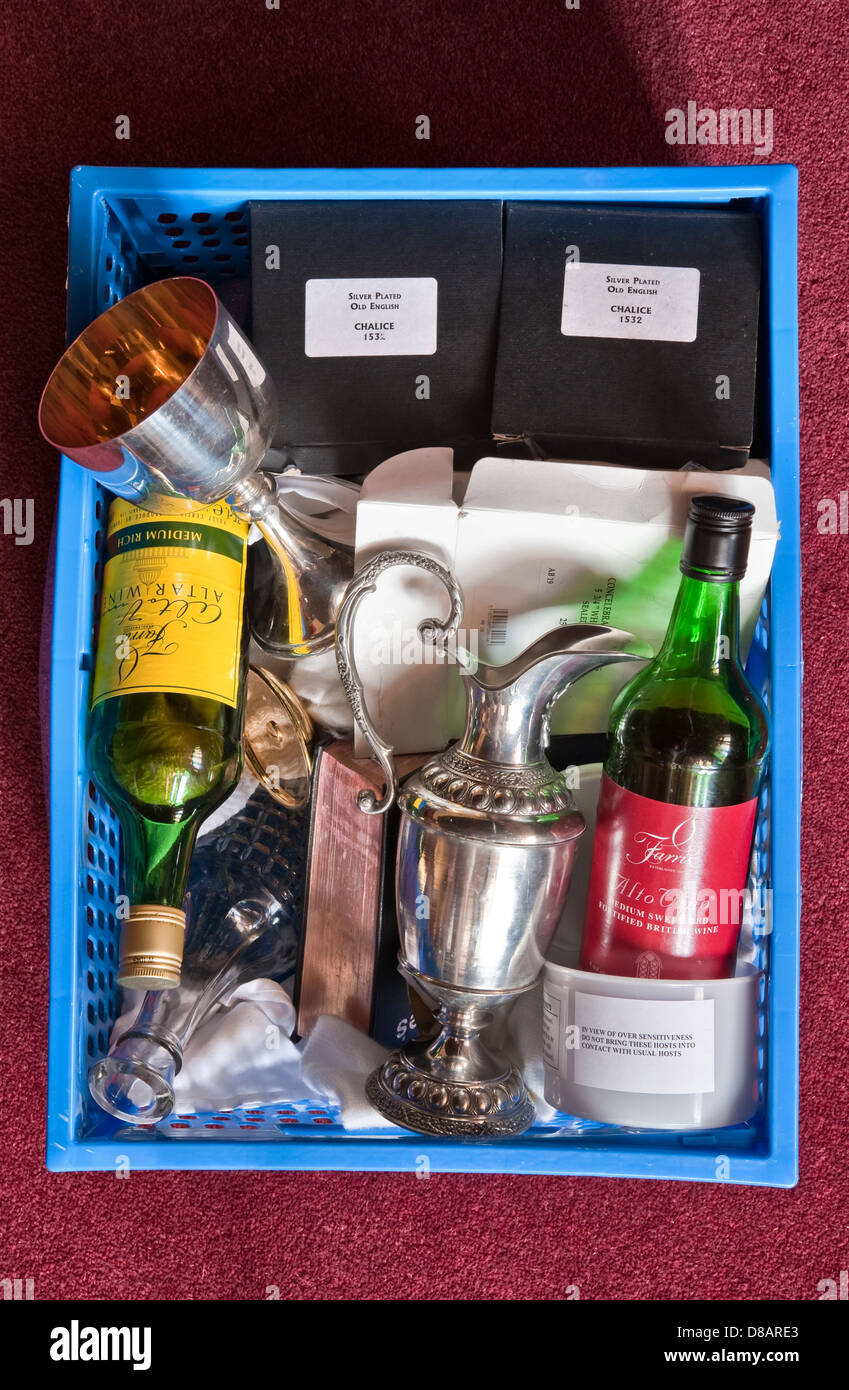 Chalice and host hi-res stock photography and images - Alamy