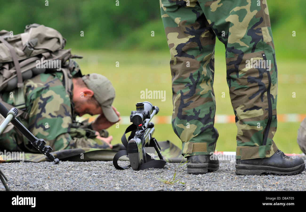International sniper competition hi-res stock photography and images ...