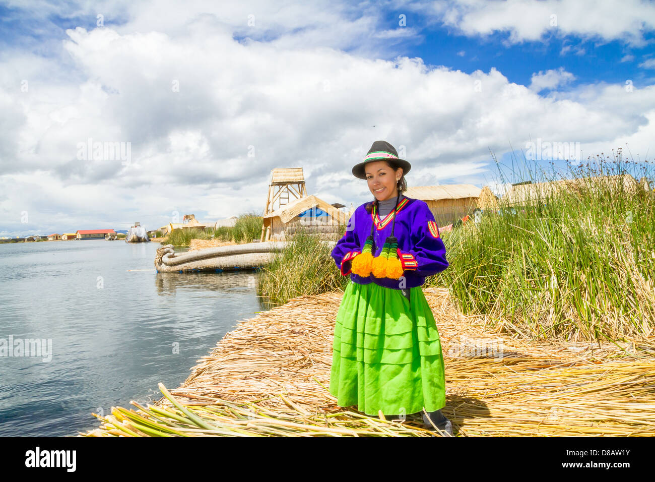 Woman in traditional indigenous clothing, Peru Stock Photo - Alamy