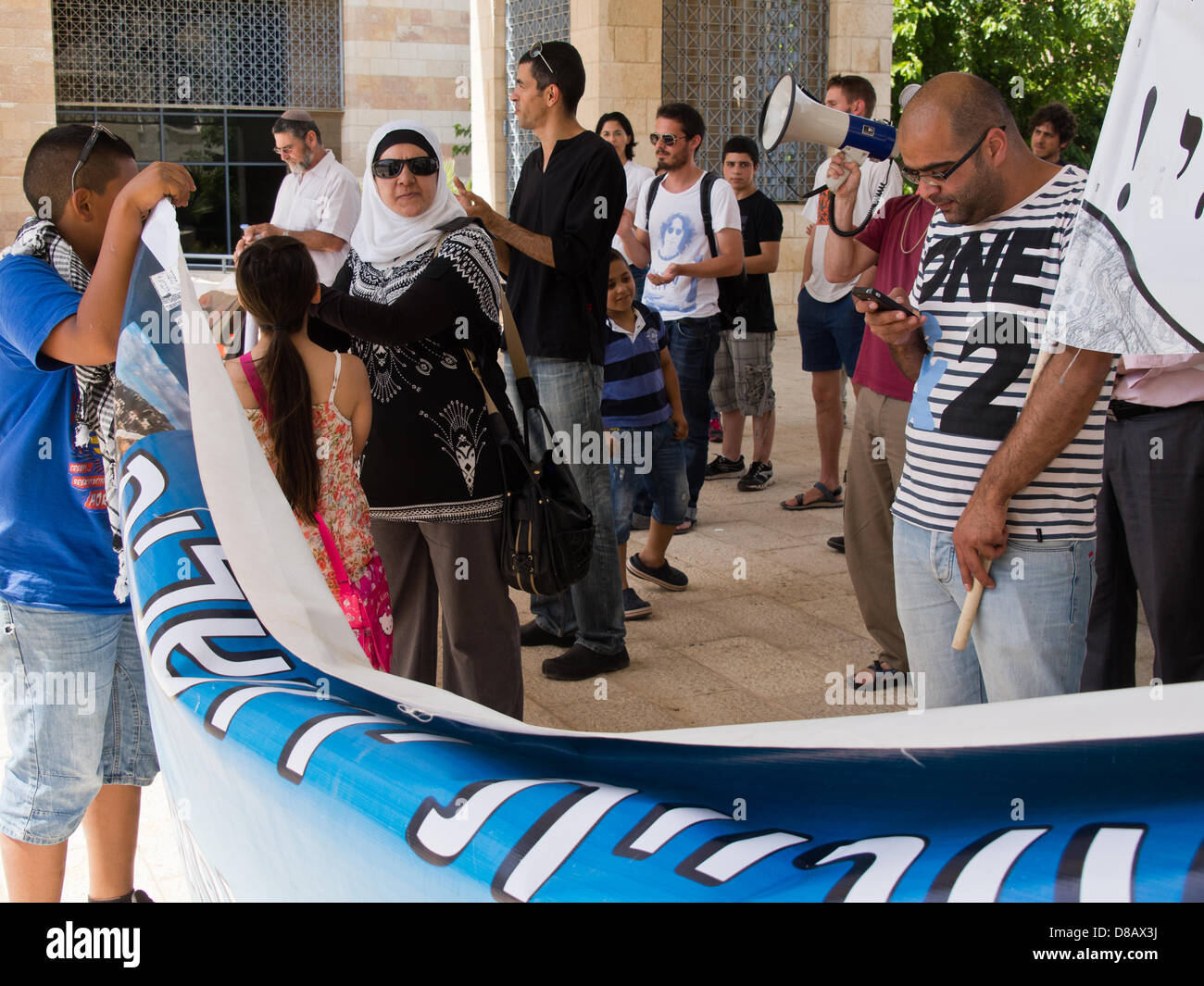 Jerusalem, Israel. 23rd May 2013. Beit-Safafa residents demonstrate at ...