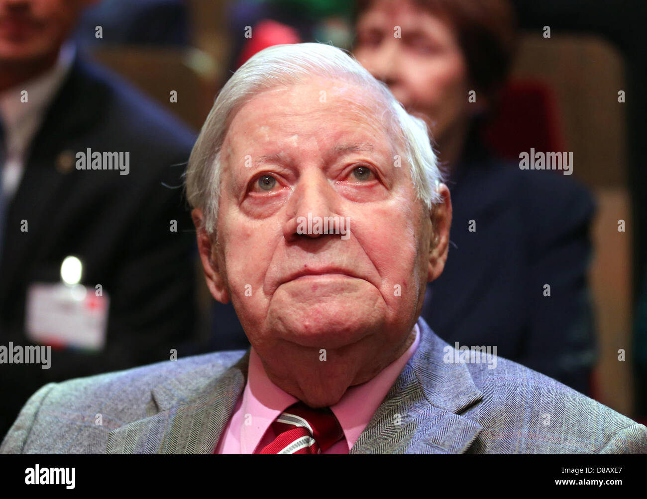 Former Chancellors Helmut Schmidt (L) and Gerhard Schroeder talk during ...