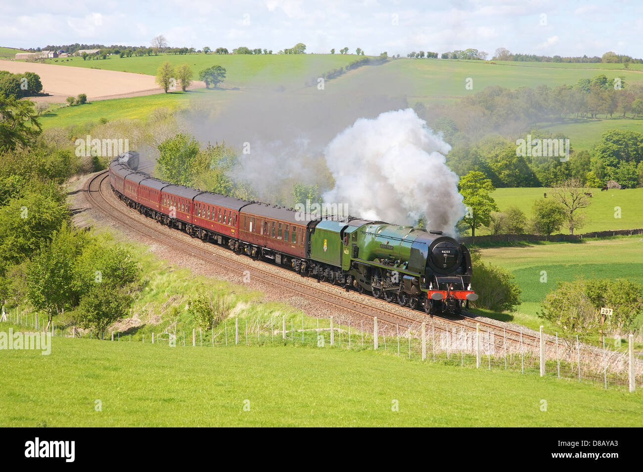 LMS Princess Coronation Class 46233 Duchess of Sutherland Steam train ...
