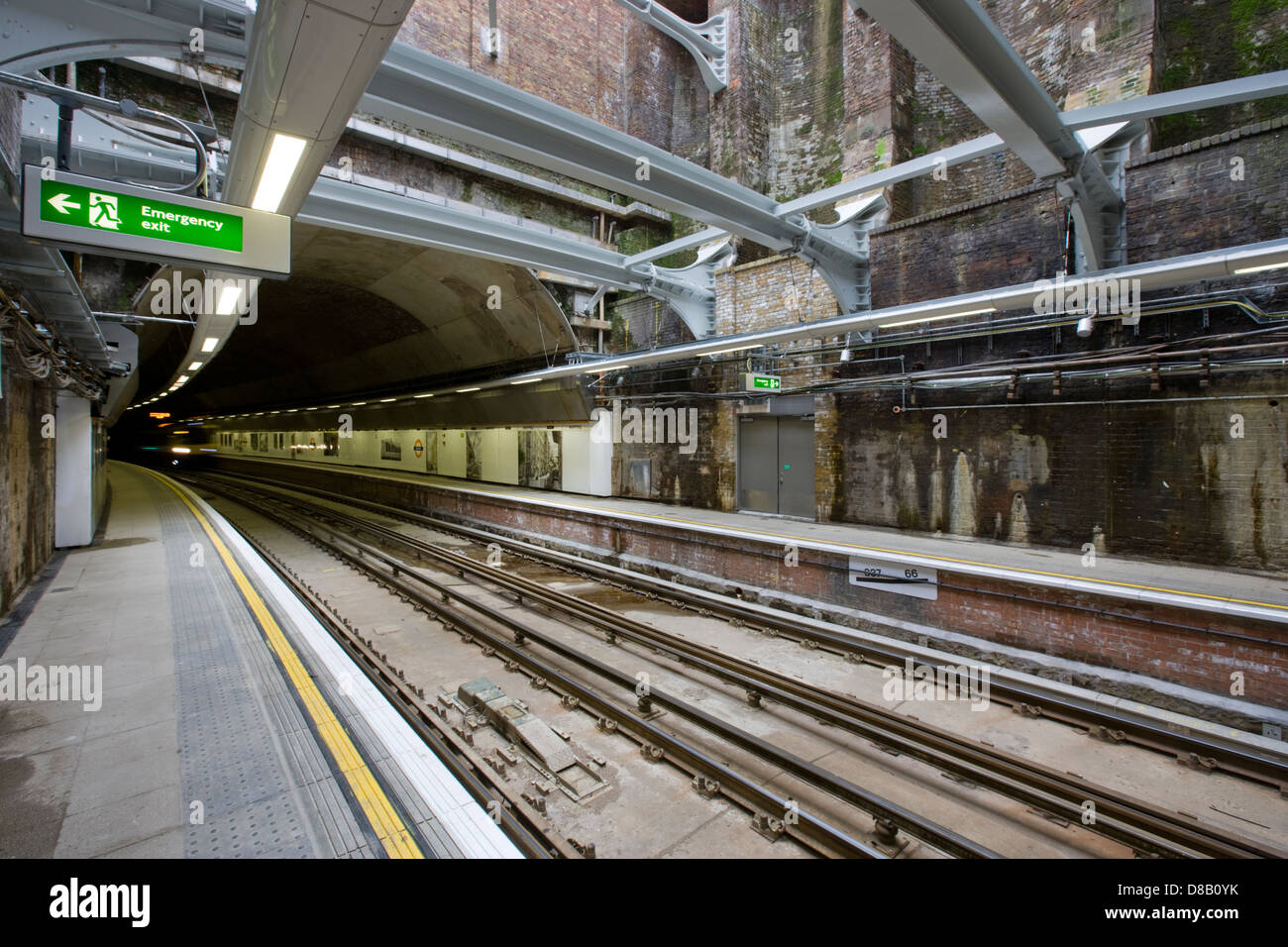 Wapping overground station hi-res stock photography and images - Alamy