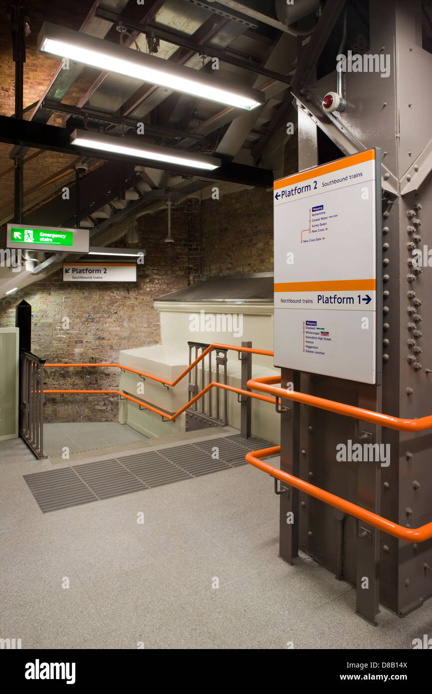 London Overground East London Railway Wapping Station Stock Photo - Alamy