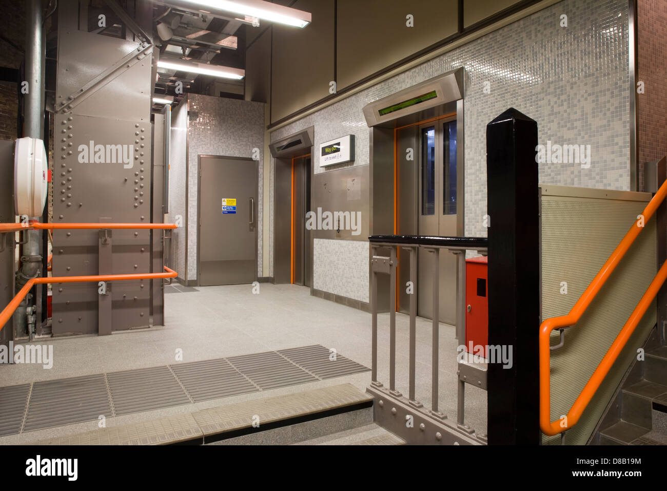 London Overground East London Railway Wapping Station Stock Photo - Alamy