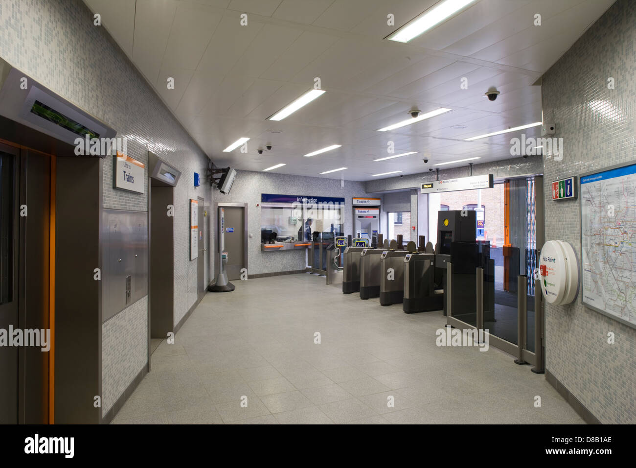London Overground East London Railway Wapping Station Stock Photo - Alamy