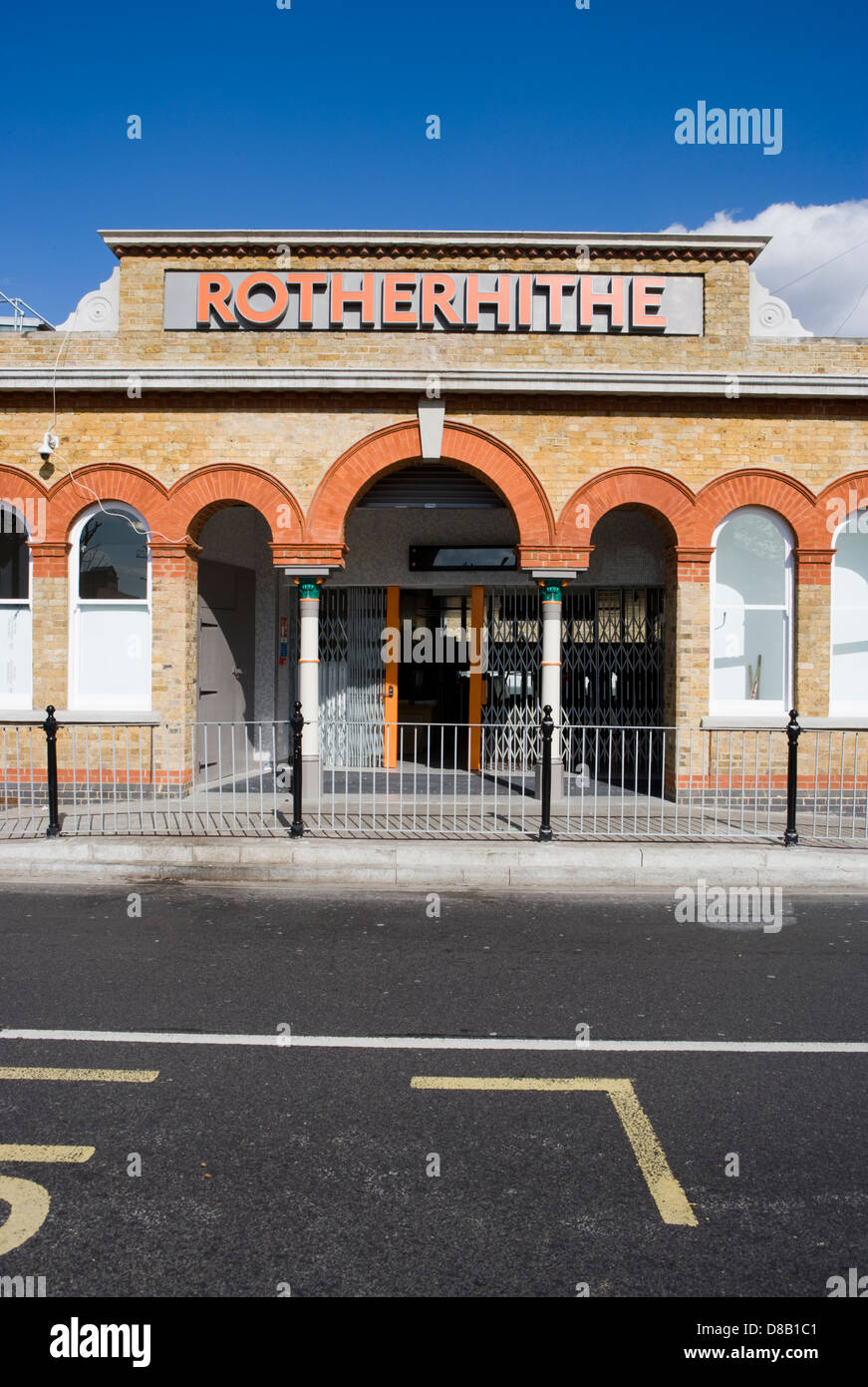 London Overground East London Railway Rotherhithe Station Stock Photo ...