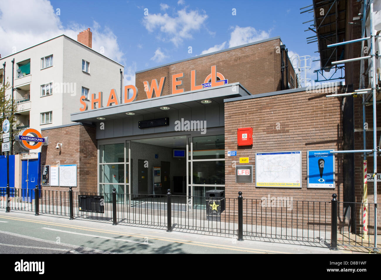 London Overground East London Railway Shadwell Station Stock Photo - Alamy
