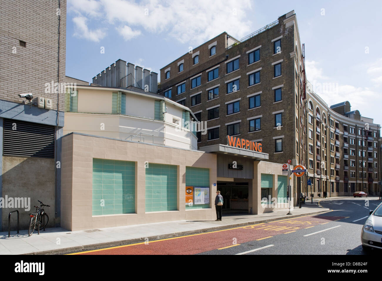 London Overground East London Railway Wapping Station Stock Photo - Alamy