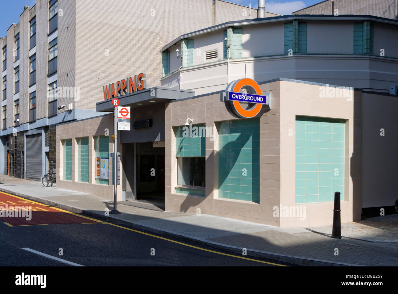 London Overground East London Railway Wapping Station Stock Photo - Alamy