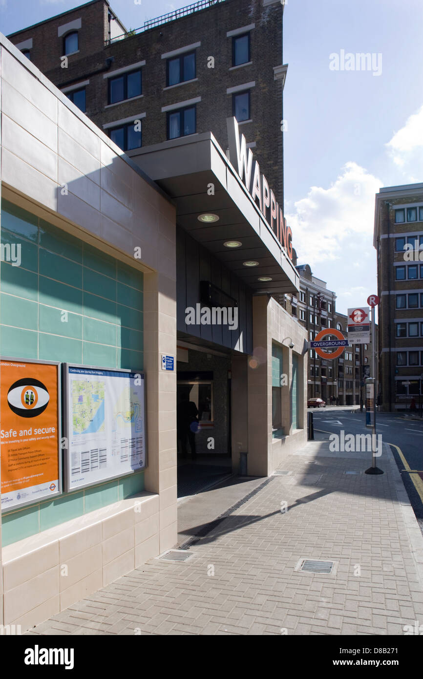 London Overground East London Railway Wapping Station Stock Photo - Alamy